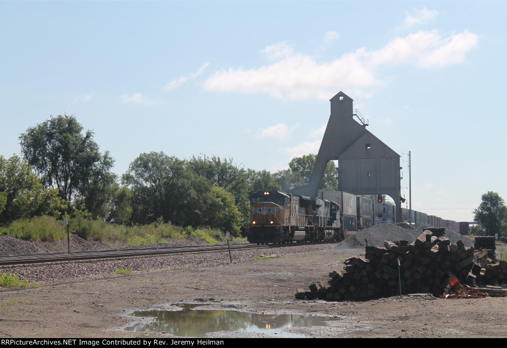 UP 4748 & CSX 3143 (1)